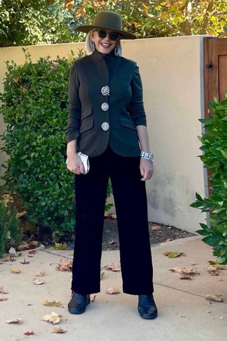11 Festive Fabulous Holiday Looks for Women Over 60 - Cindy Hattersley ...