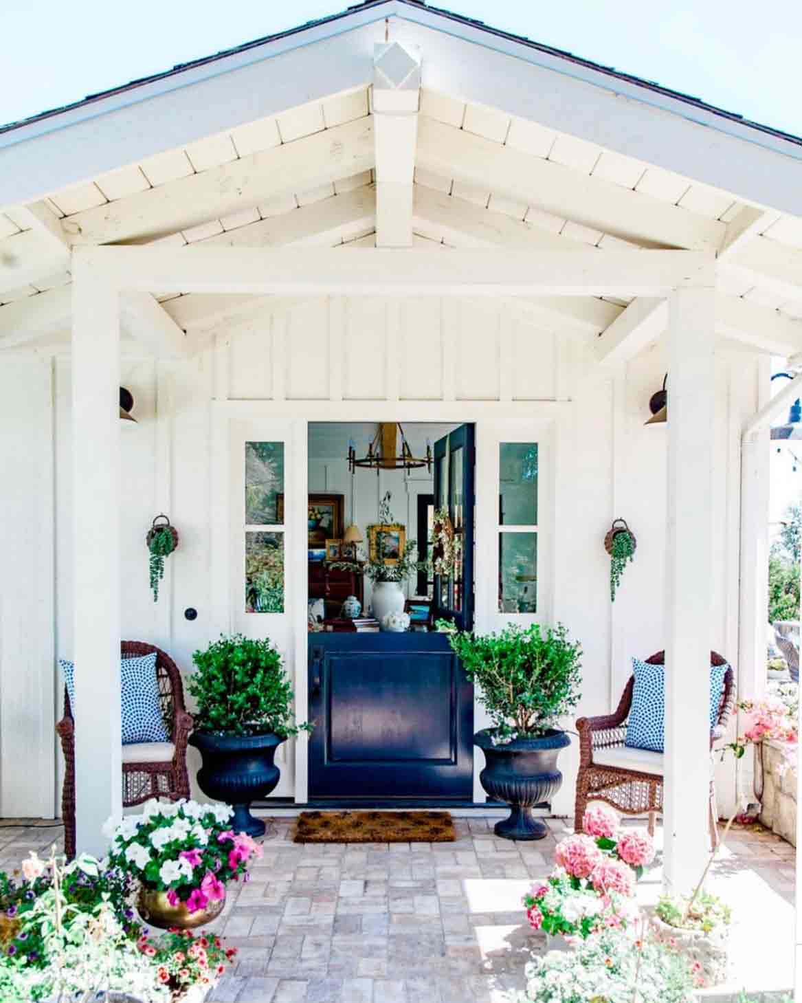A Multitalented Beauty who Balances Decorating, Traveling, Work and ...