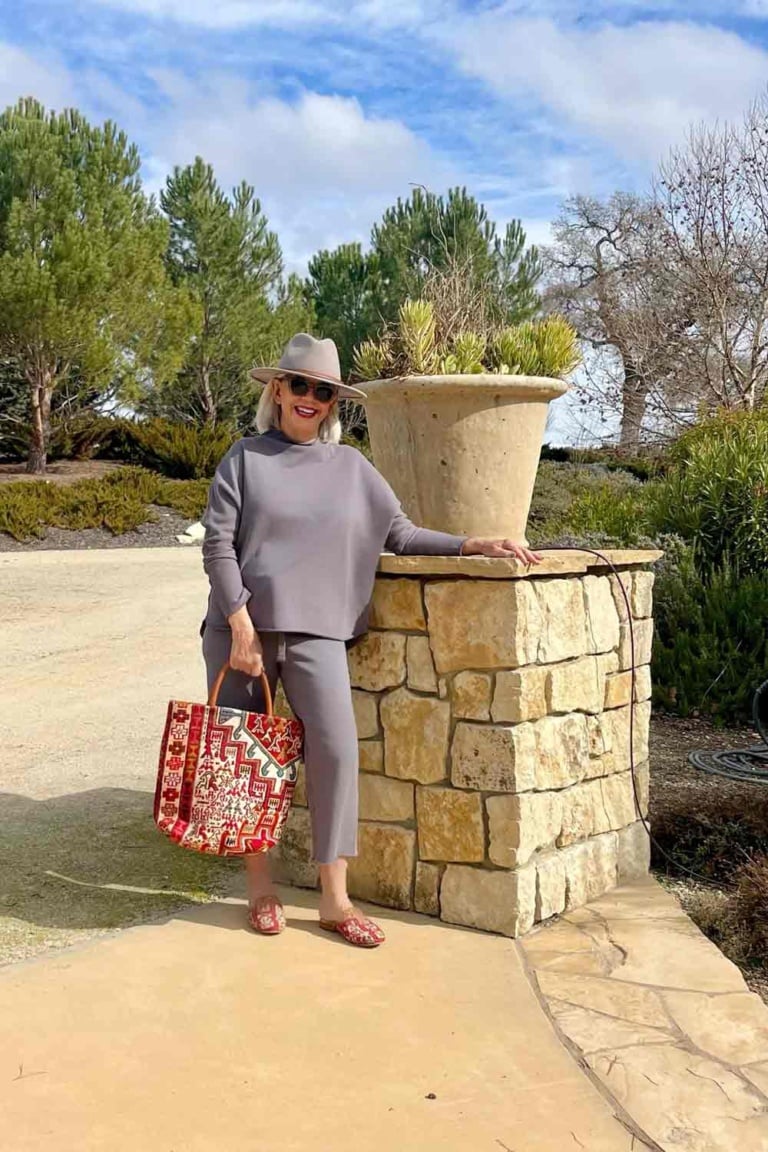 Stylish Travel-Friendly Outfits for Women Over 60 - Cindy Hattersley Design